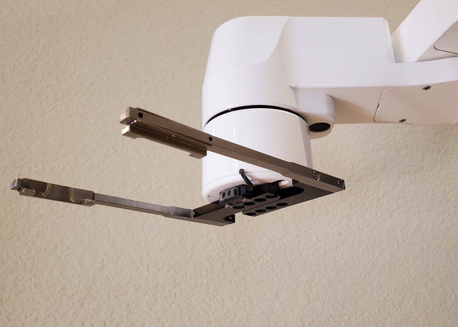 Lab Robots, Automation & Precision Solutions - Peak Robotics